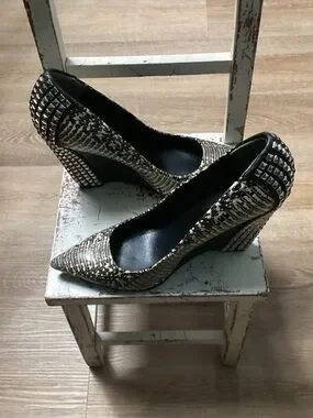 RACHEL Rachel Roy | Shoes | Rachel Rachel Roy Black And Gold Studded ...
